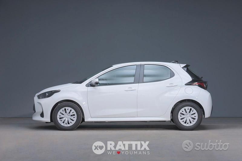 Nuova 2025 Toyota Yaris Hybrid Active Tre volumi – 35010 San Giorgio in ...