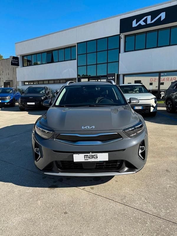 Usata 2022 Kia Stonic Style 100 CV SUV – Calabria (Rivenditore) – 15.400 € (Cara) | AutoUncle