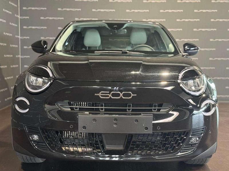 Usata 2024 Fiat 600 La Prima 101 CV SUV – 35013 Cittadella - Padova - (Rivenditore) – 21.900 ...