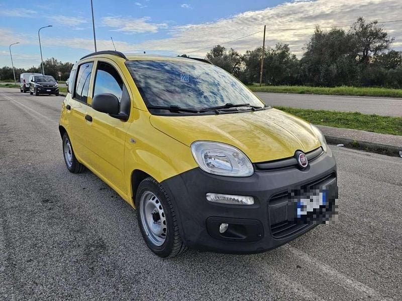 Usata 2017 Fiat Panda Pop 80 CV Furgone – 74020 Maruggio (Rivenditore ...