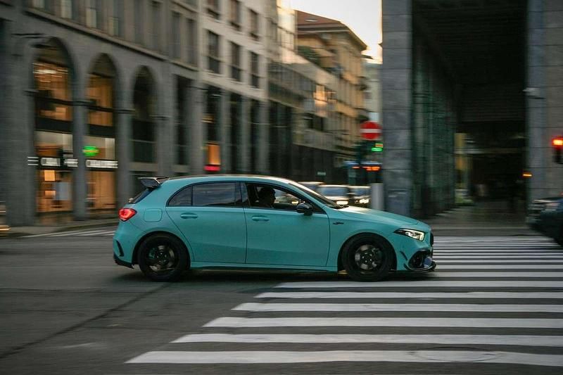 Usata 2020 Mercedes A250 Business 160 CV Tre volumi – 21052 busto ...