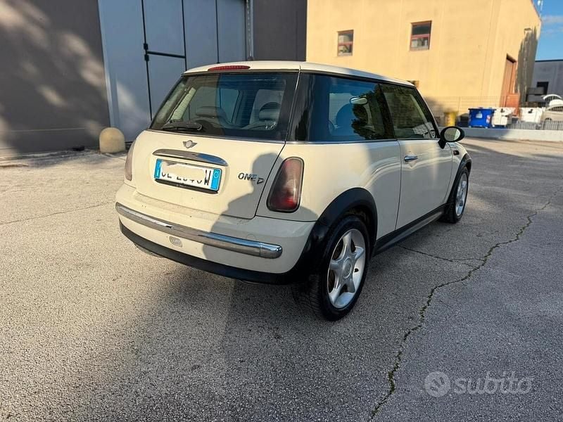 Usata 2003 Mini ONE 75 CV Utilitaria – Marche (Rivenditore) – 2600 ...