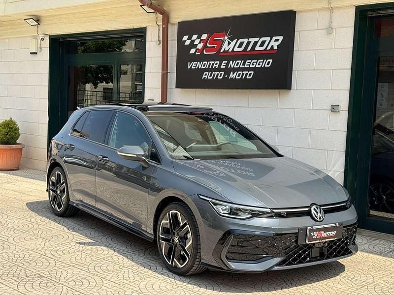 Nuova 2025 VW Golf R-line Plus 150 CV Tre volumi – 71042 Cerignola - Fg ...