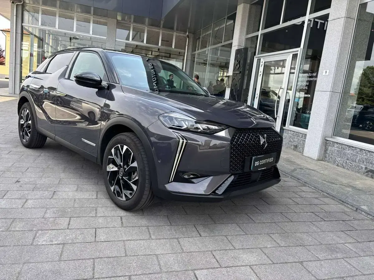 Usata DS Automobiles DS3 Crossback E-Tense 84 CV (2025) in Magenta ...