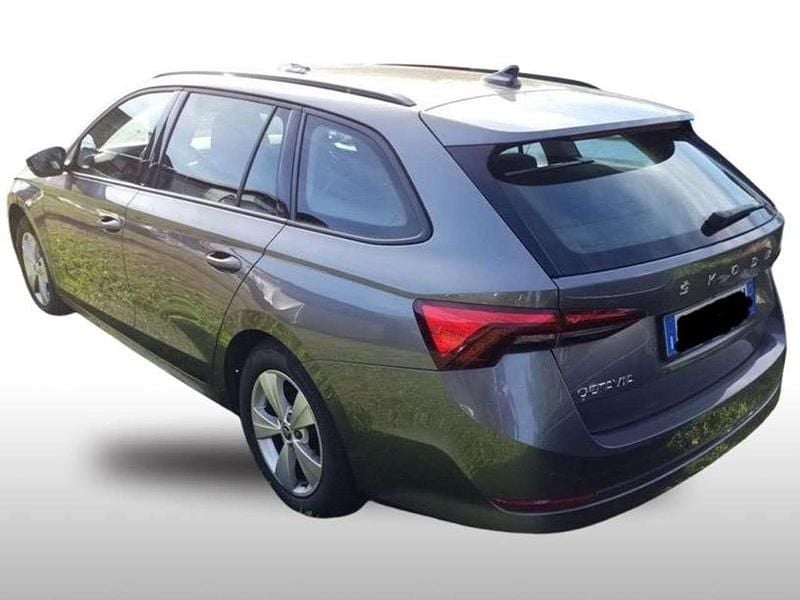 Usata 2022 Skoda Octavia Ambition 116 CV Station wagon – 37135 ...