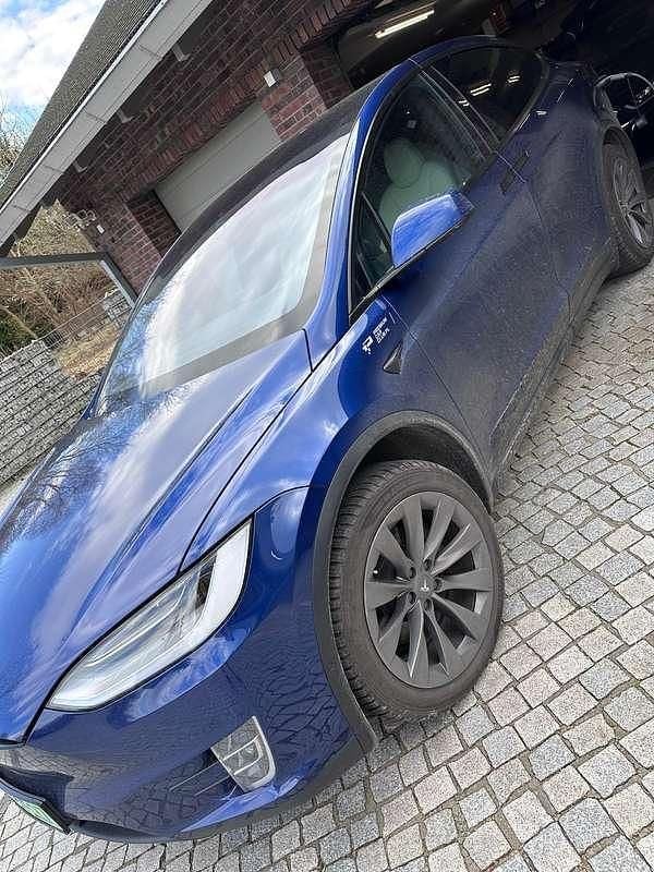 Usata 2020 Tesla Model X 525 CV SUV – 32020 LIVINALLONGO DEL COL DI ...