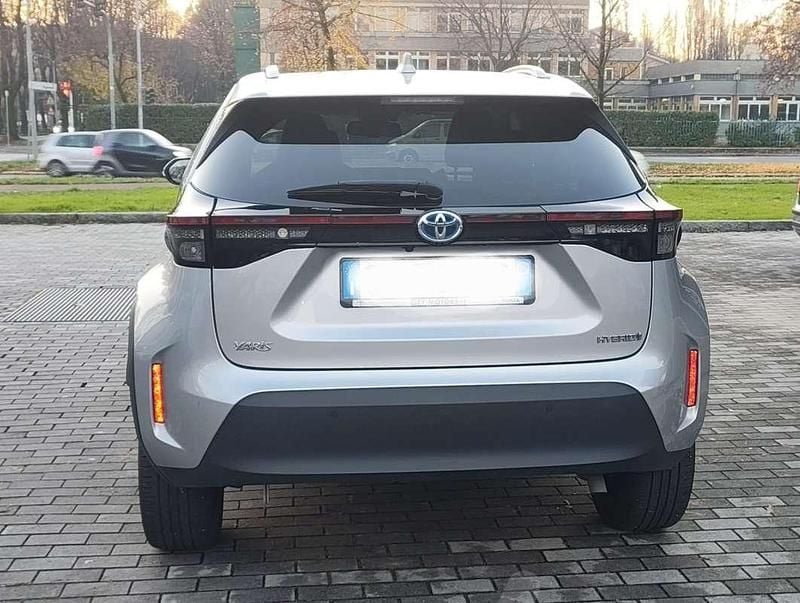 Usata 2022 Toyota Yaris Hybrid Lounge 92 CV – 20092 Cinisello balsamo ...