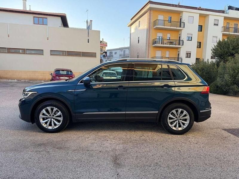 Usata 2021 VW Tiguan Life 150 CV SUV – 70033 Corato (BA) (Rivenditore ...