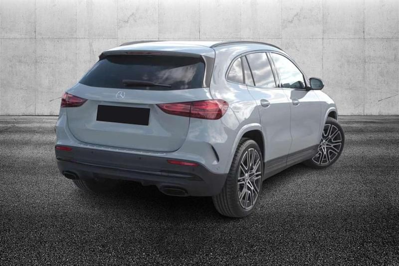 Usata 2025 Mercedes GLA200 AMG Line Premium 150 CV SUV – 40066 Pieve Di ...