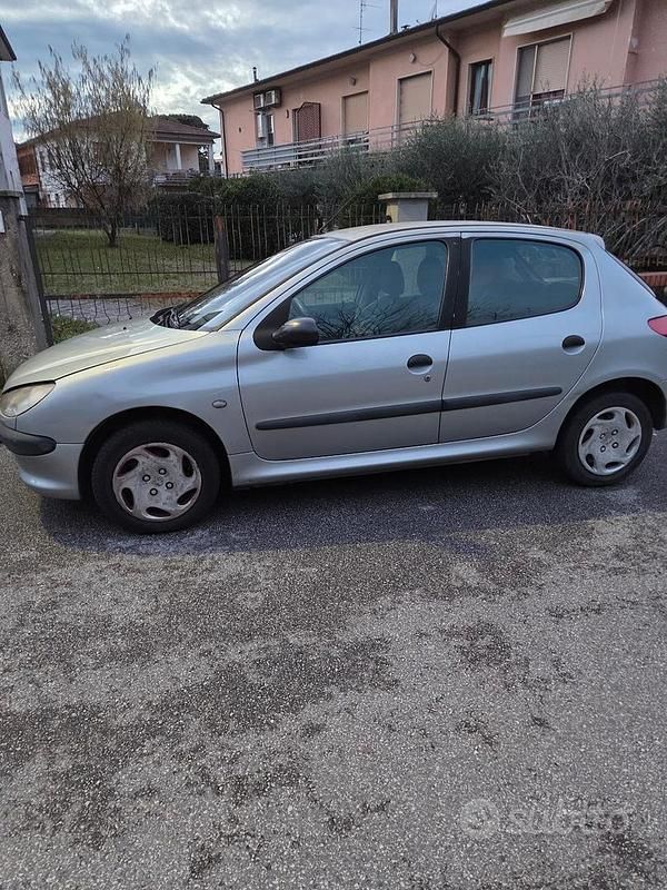 Usata 2001 Peugeot 206 – Toscana (Privato) – 1000 € (Non valutata) | AutoUncle