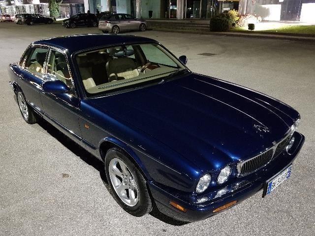 Jaguar XJ8 usata - 53 Jaguar XJ8 in vendita - AutoUncle