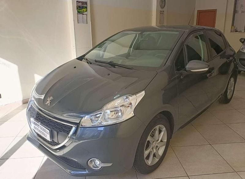 Usata 2014 Peugeot 208 Allure 82 CV Due volumi – 98123 Messina - Me ...
