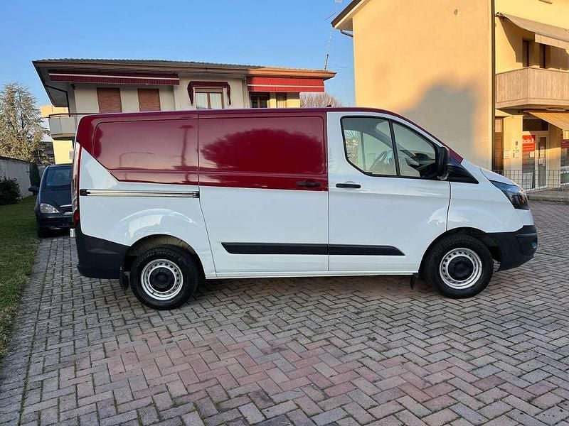 Usata 2015 Ford Transit Custom 125 CV Tre volumi – 31015 Conegliano ...