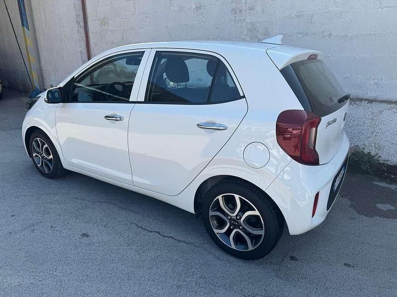 Usata 2019 Kia Picanto 65 CV Due volumi – 70056 Molfetta - Bari - Ba ...
