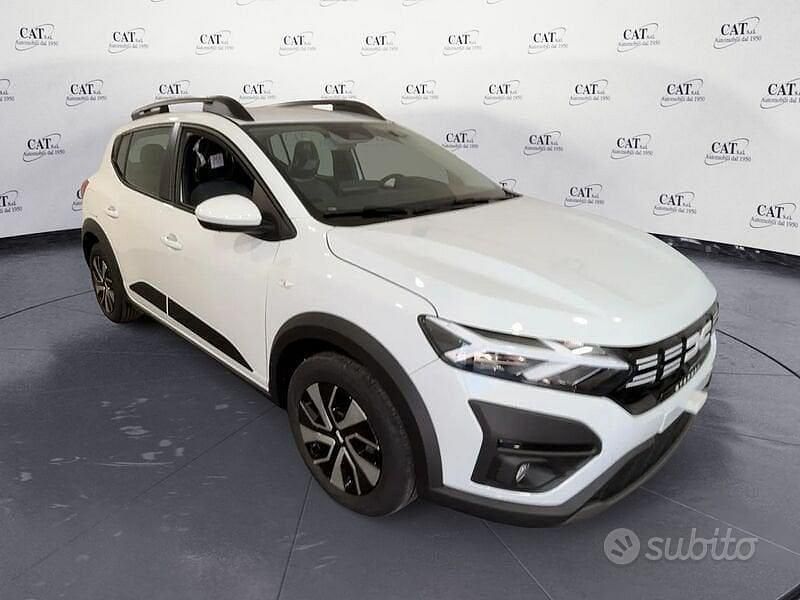 Nuova 2025 Dacia Sandero Expression Tre volumi – 33028 Udine (UD ...
