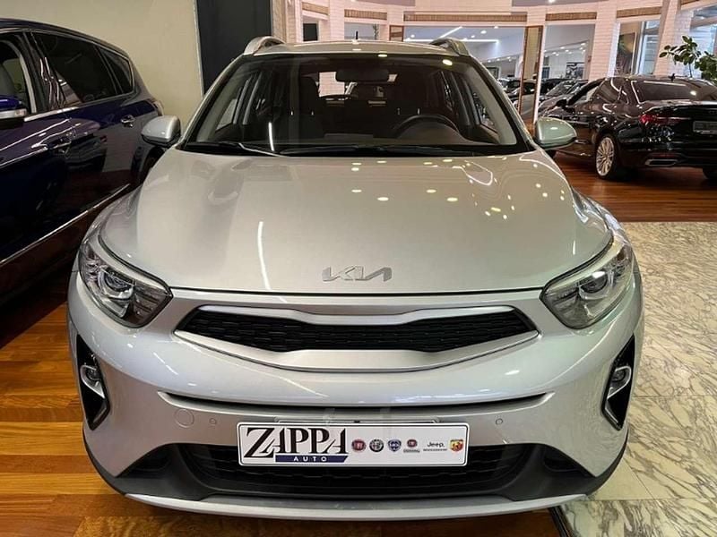 Usata 2022 Kia Stonic Urban 83 CV SUV – 20832 Desio - Monza Brianza ...