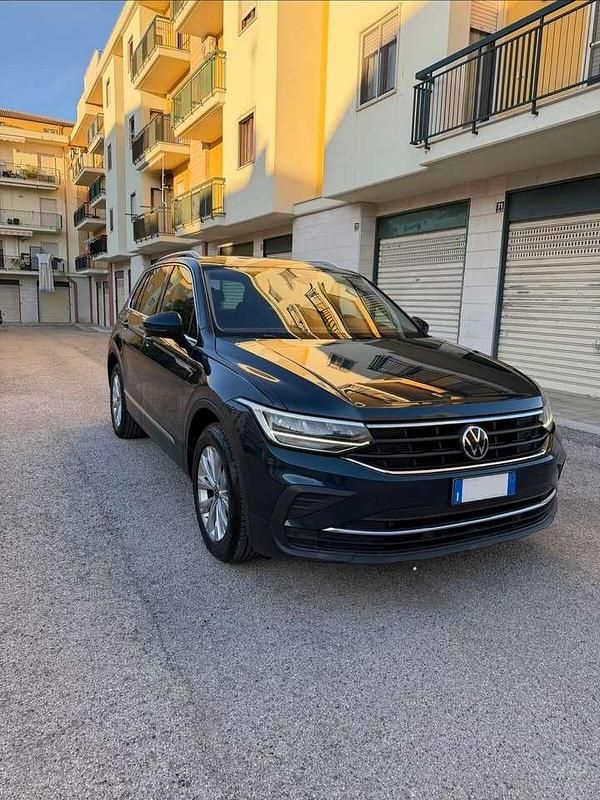 Usata 2021 VW Tiguan Life 150 CV SUV – 70033 Corato (BA) (Rivenditore ...