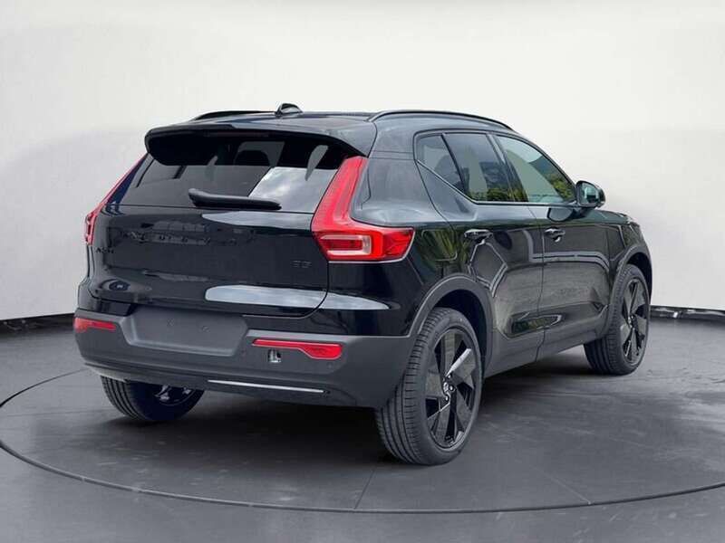 Usato 2024 Volvo XC40 2.0 El_Benzin 163 CV (43.900 €) | 22100 COMO ...