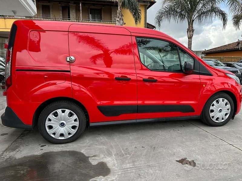 Usata 2019 Ford Transit 120 CV Tre volumi – Campania (Rivenditore ...