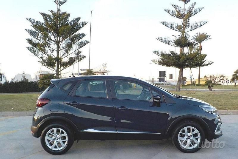 Usata 2019 Renault Captur Life 90 CV SUV – 73014 Gallipoli (LE ...