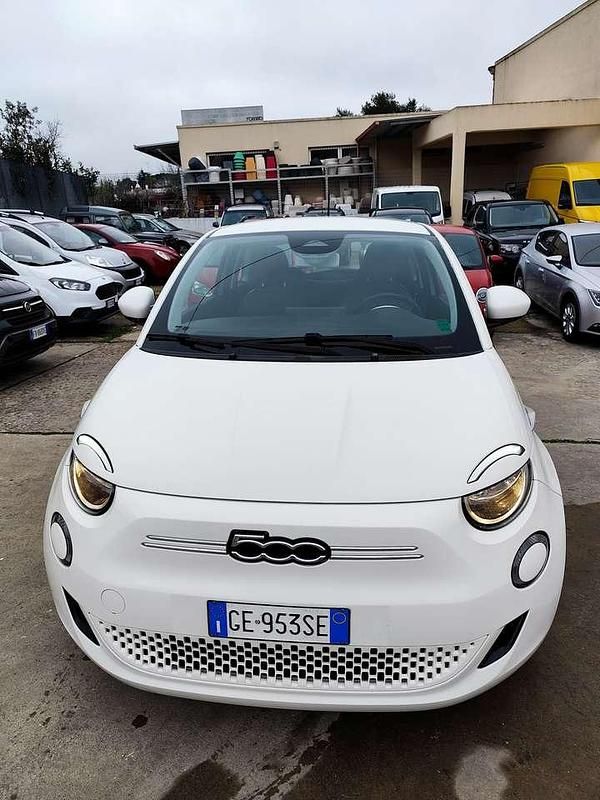 Usata 2021 Fiat 500e Icon 58 CV Due volumi – 74015 martina franca (TA ...