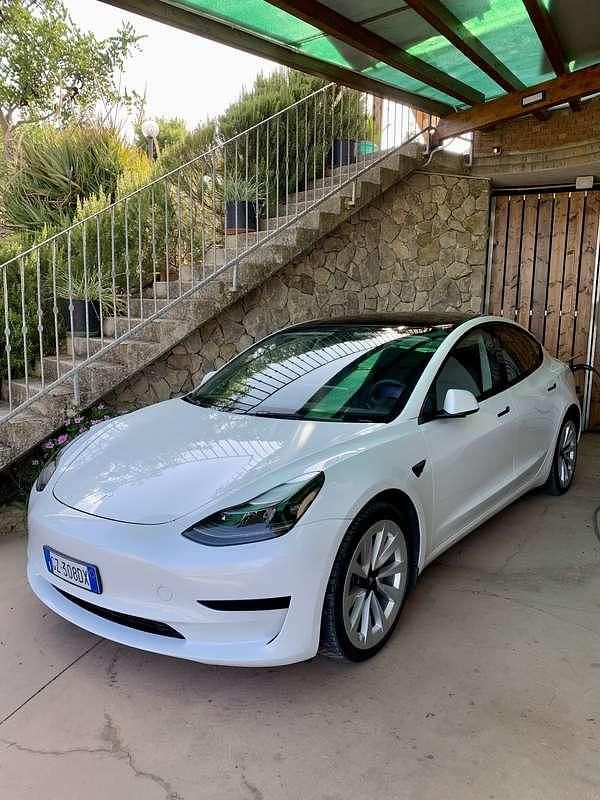 Usata 2022 Tesla Model 3 Standard Range 136 CV Tre volumi – 09039 ...