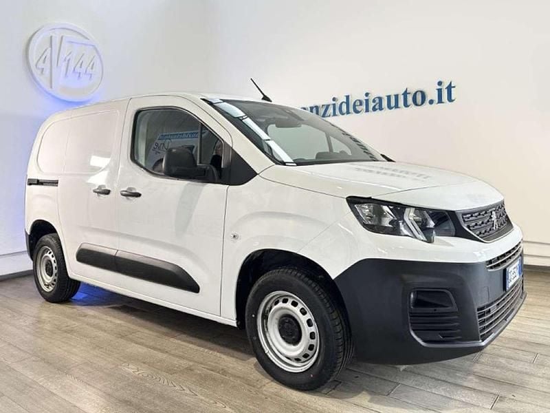 Usata 2021 Peugeot Partner Premium 102 CV Monovolume – 00138 Roma - Rm ...