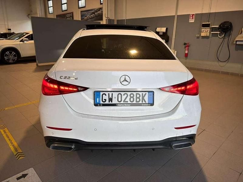 Usata 2024 Mercedes C220 AMG Line Premium Plus 200 CV Tre volumi ...