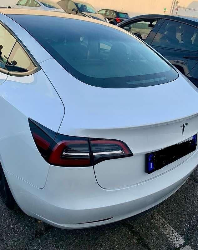 Usata 2023 Tesla Model 3 Standard Range 120 CV Tre volumi – 55100 LUCCA ...