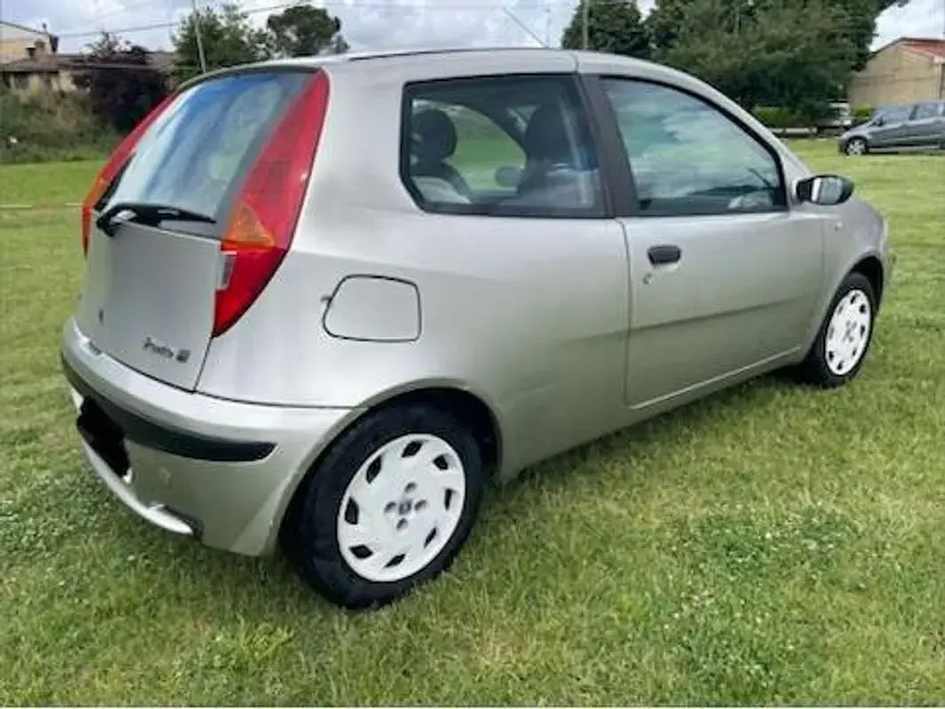 Usata Fiat Punto 60 CV (2001) in AREZZO - 1700 € | AutoUncle