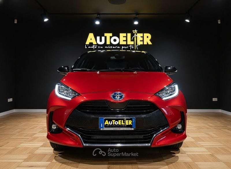 Usata 2021 Toyota Yaris Hybrid Style 117 CV Tre volumi – 10024 ...