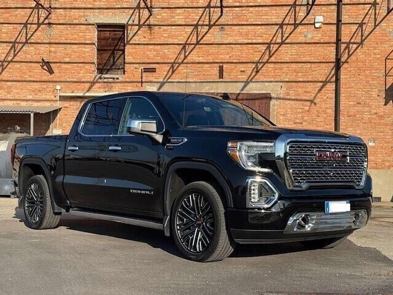 Usata 2019 GMC Sierra 426 CV SUV – 45035 Castelmassa - Rovigo - Ro ...
