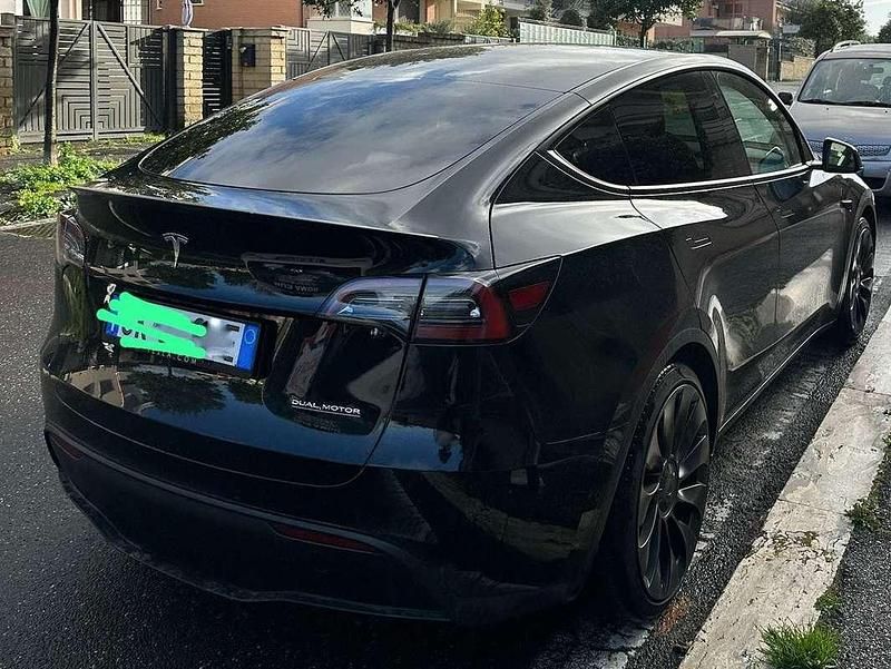 Usata 2022 Tesla Model Y Performance 211 CV SUV – 03043 Cassino ...