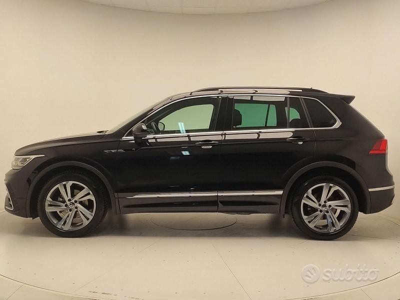 Usata 2022 VW Tiguan R-line 150 CV SUV – 82100 Benevento (BN ...