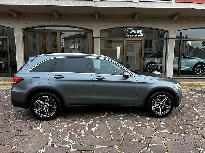 Usata 2021 Mercedes GLC300e Premium Plus 211 CV SUV – Lombardia ...