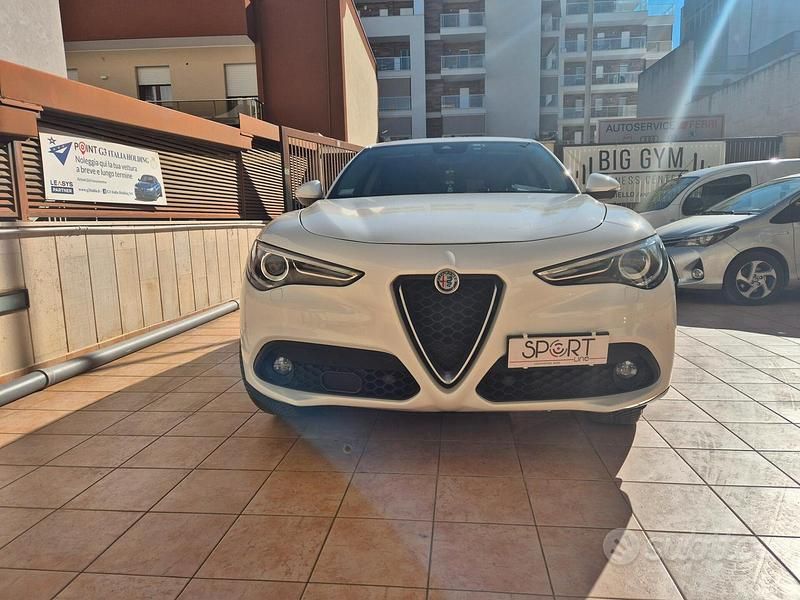 Usata 2018 Alfa Romeo Stelvio Super 210 CV SUV – 76123 Andria (BT ...