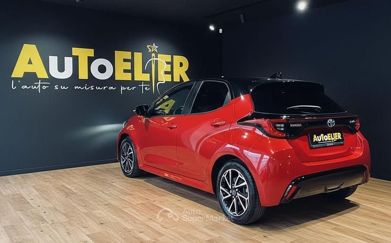 Usata 2021 Toyota Yaris Hybrid Style 117 CV Tre volumi – 10024 ...