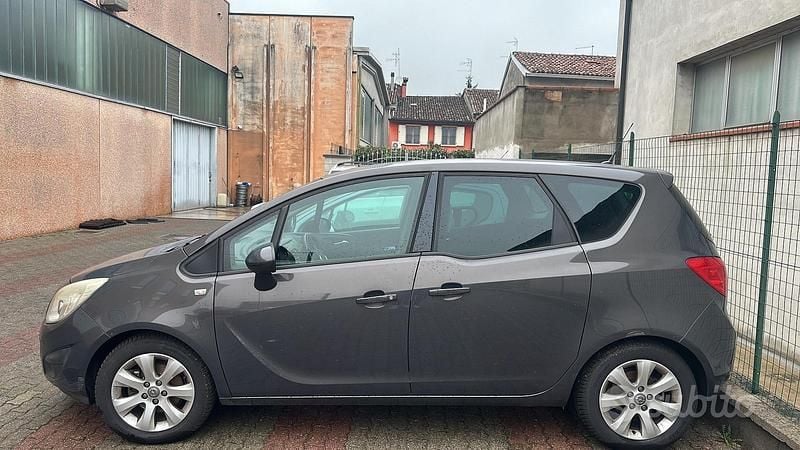 Usata 2013 Opel Meriva 120 CV Monovolume – Lombardia (Rivenditore ...