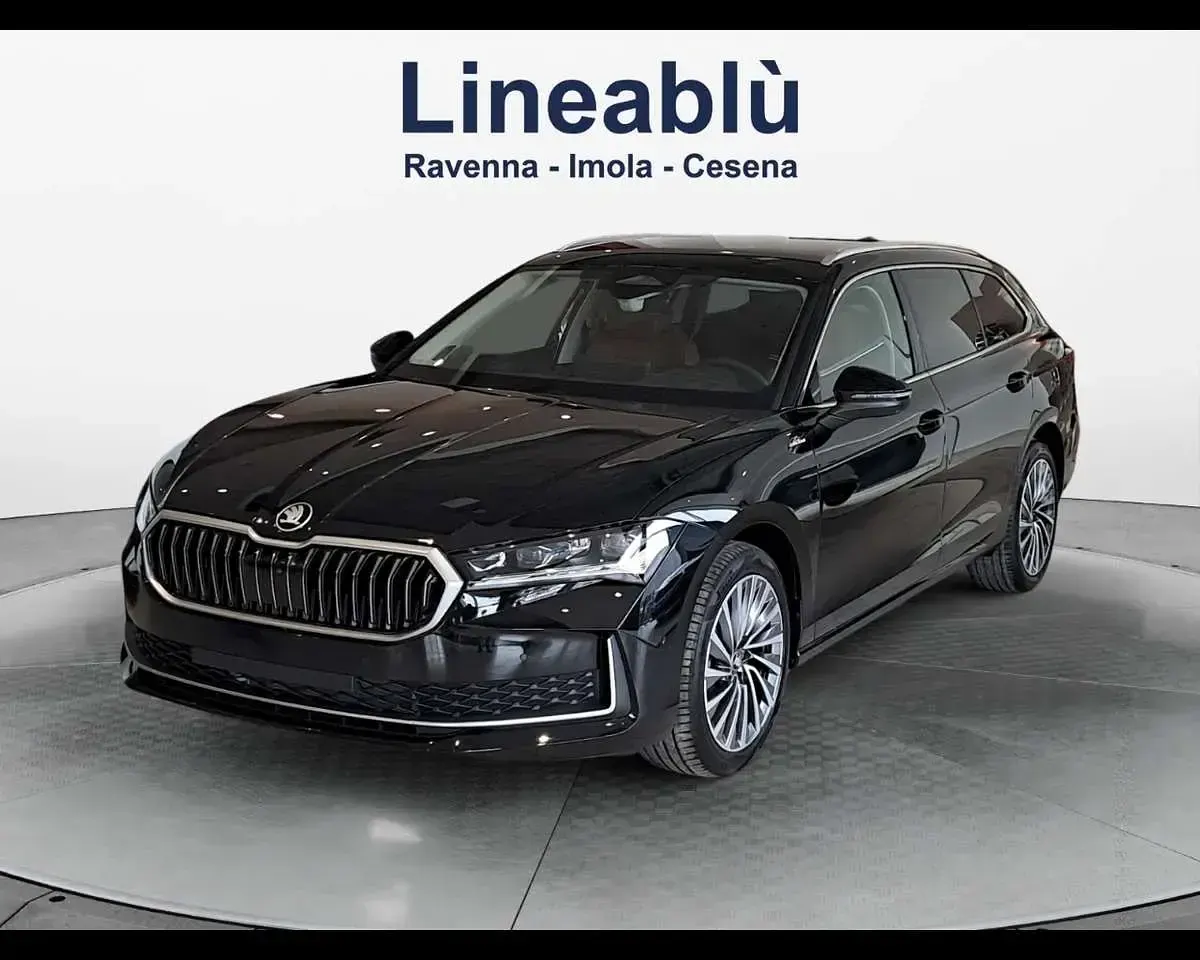 Nuova Skoda Superb LAURIN & KLEMENT 193 CV (2026) in Fornace Zarattini ...