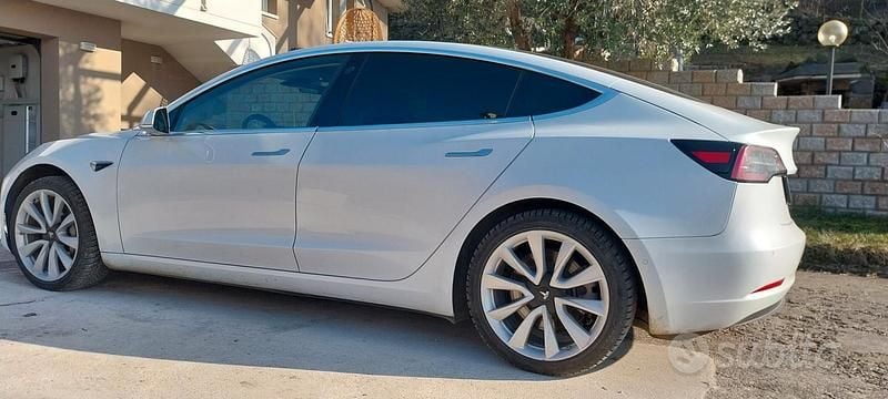 Usata 2019 Tesla Model 3 325 CV Tre volumi – Veneto (Privato) – 24.850 ...