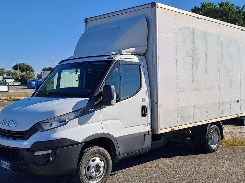 Usata 2018 Iveco Daily 140 CV Furgone – 00181 Roma - Rm (Rivenditore ...
