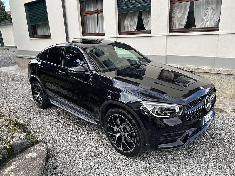 Usata 2022 Mercedes GLC300e Premium Plus 320 CV Coupé – 20833 giussano ...