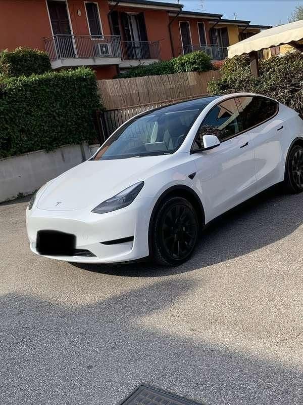 Usata 2023 Tesla Model Y RWD 299 CV SUV – 37066 Sommacampagna (Privato ...