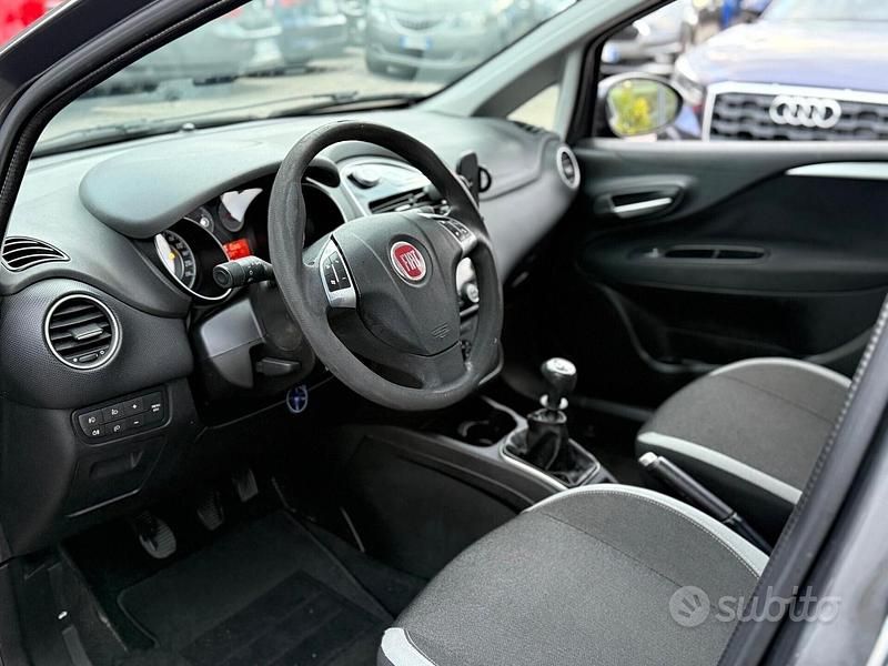 Usata 2012 Fiat Punto Evo Lounge 78 CV Due volumi – Campania ...