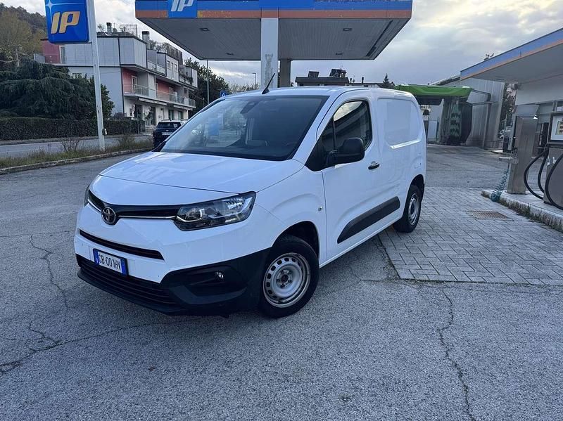 Usata 2020 Toyota Proace City 102 CV Furgone – 63087 Comunanza - Ascoli ...
