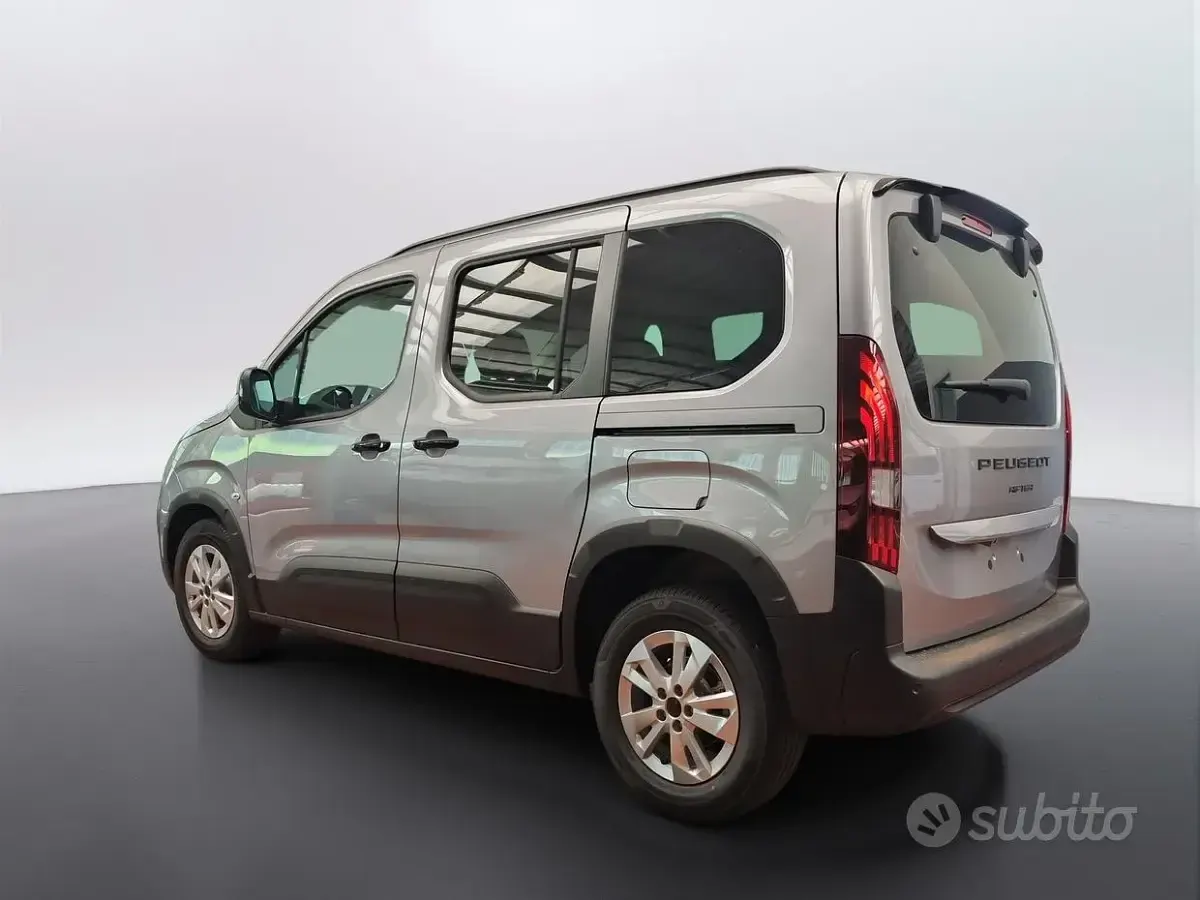 Nuova Peugeot Rifter Allure 102 CV (2026) in Varese - 24.000 € | AutoUncle