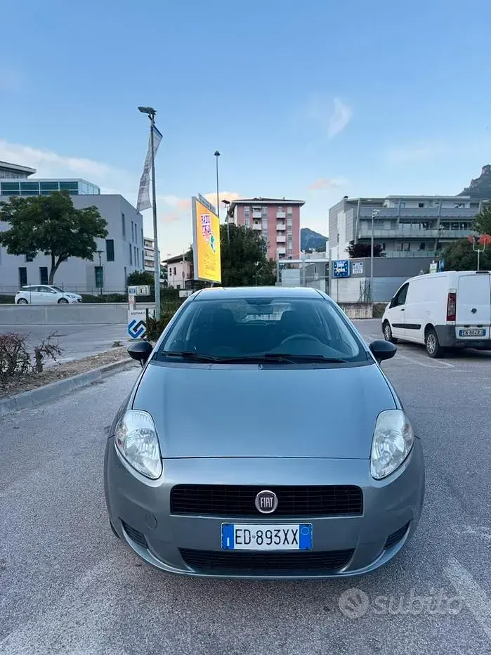 Usata Fiat Grande Punto 65 CV (2010) in Trento - 2500 € | AutoUncle