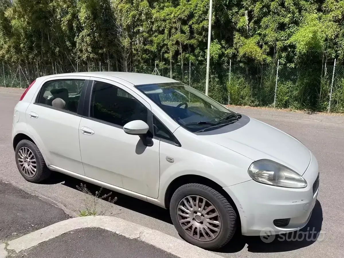 Usata Fiat Grande Punto 77 CV (2009) in Faenza - 1000 € | AutoUncle