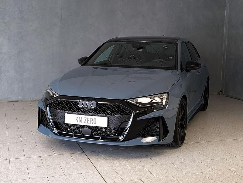 Nuova 2025 Audi RS3 544 CV Tre volumi – 20087 robecco sul naviglio ...