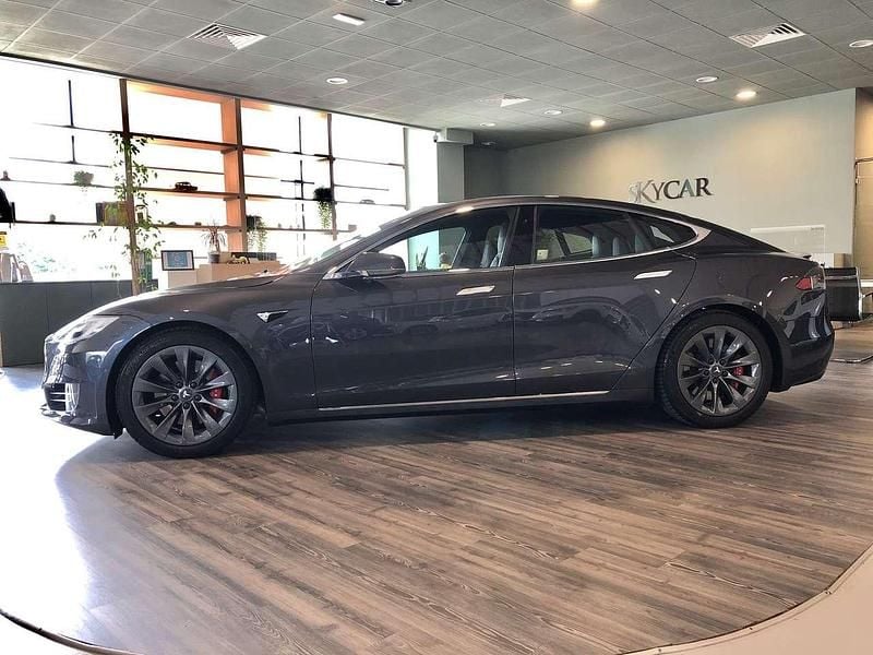 Usata 2020 Tesla Model S Performance 245 CV Due volumi – 06034 Foligno ...